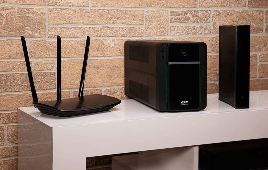 ИБП APC Easy UPS BVX 2200VA IEC (BVX2200LI): обзор, характеристики ...